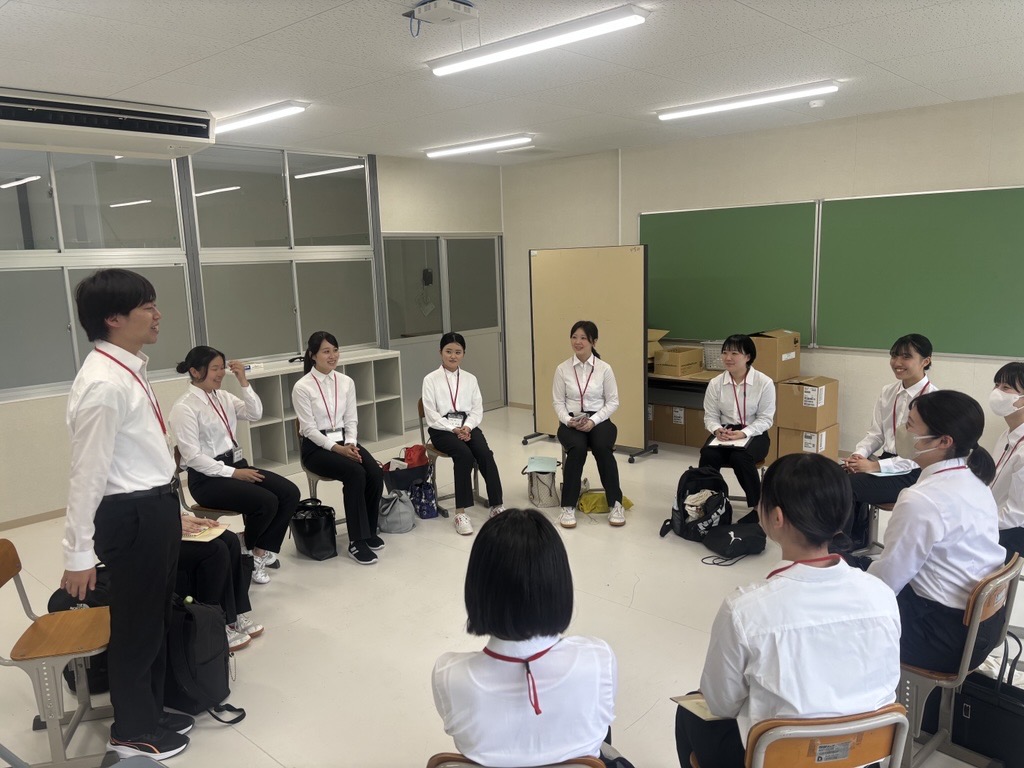 今年度初！介護等体験で大学生がやってきた