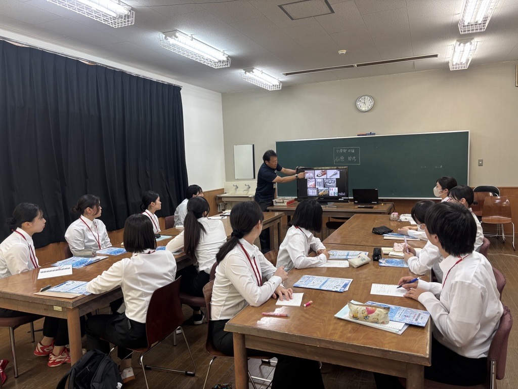 今年度初！介護等体験で大学生がやってきた